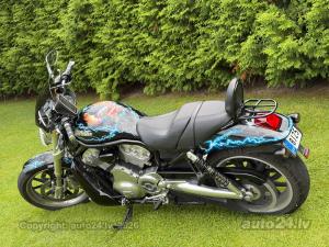 Black Harley-Davidson V-Rod 2006 in Tallinn, with an engine capacity of 1.13 L and mileage of 16 thousand km for 10000 €, photo 4 on AUTOMOTO.COM.LV