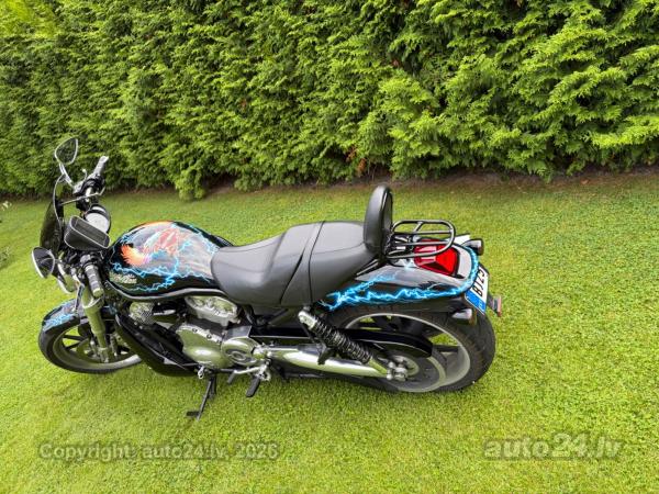 Melns Harley-Davidson V-Rod 2006 Tallina, ar dzinēja tilpumu 1.13 L un nobraukumu 16 tūkst. km par 10000 €, foto 5 vietnē AUTOMOTO.COM.LV