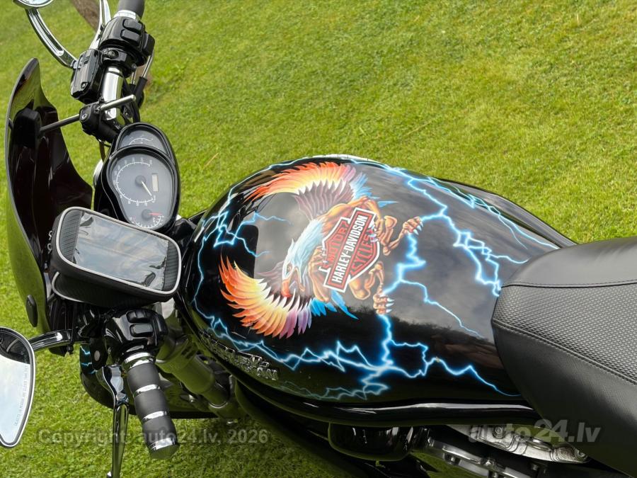 Black Harley-Davidson V-Rod 2006 in Tallinn, with an engine capacity of 1.13 L and mileage of 16 thousand km for 10000 €, photo 10 on AUTOMOTO.COM.LV
