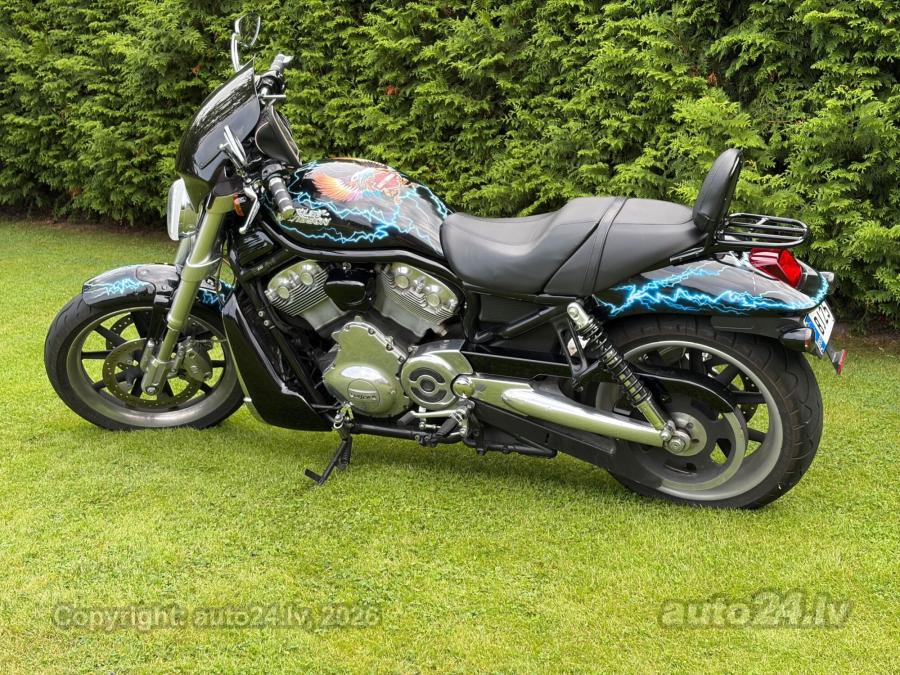 Black Harley-Davidson V-Rod 2006 in Tallinn, with an engine capacity of 1.13 L and mileage of 16 thousand km for 10000 €, photo 24 on AUTOMOTO.COM.LV