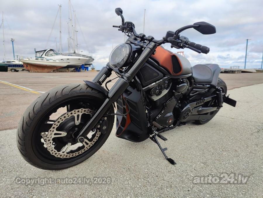 Black Harley-Davidson V-Rod 2007 in Tallinn, with an engine capacity of 1.25 L and mileage of 12 thousand km for 33000 €, photo 3 on AUTOMOTO.COM.LV