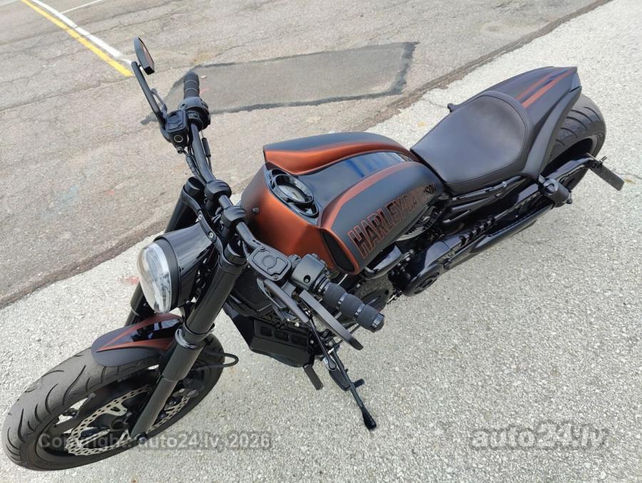 Black Harley-Davidson V-Rod 2007 in Tallinn, with an engine capacity of 1.25 L and mileage of 12 thousand km for 33000 €, photo 4 on AUTOMOTO.COM.LV
