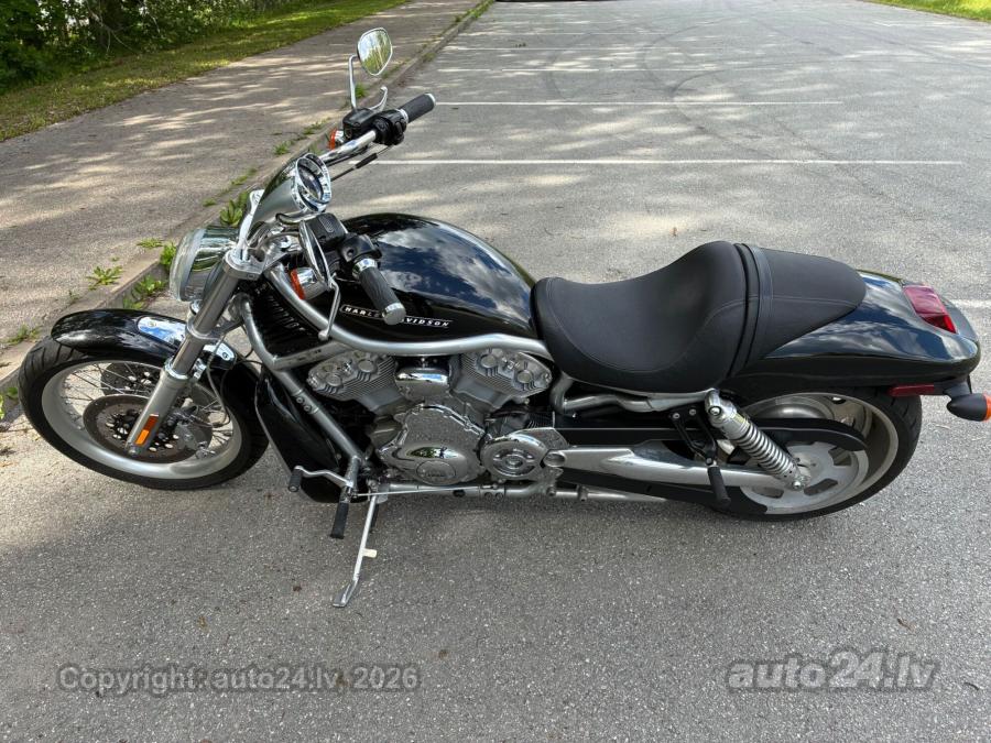 Черный Харли-Девидсон V-Rod 2007 в Тарту, объемом двигателя 1.25 л и пробегом 21 тыс. км за 8700 €, фото 4 на AUTOMOTO.COM.LV