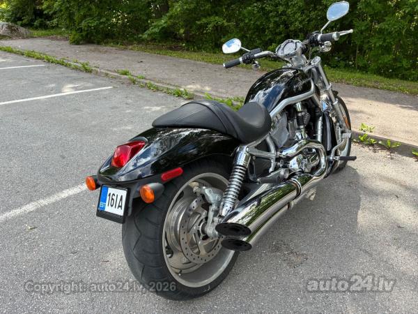 Black Harley-Davidson V-Rod 2007 in Tartu, with an engine capacity of 1.25 L and mileage of 21 thousand km for 8700 €, photo 6 on AUTOMOTO.COM.LV