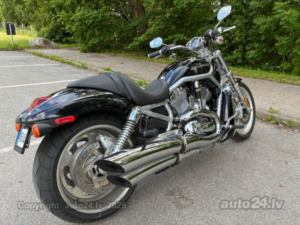 Black Harley-Davidson V-Rod 2007 in Tartu, with an engine capacity of 1.25 L and mileage of 21 thousand km for 8700 €, photo 10 on AUTOMOTO.COM.LV