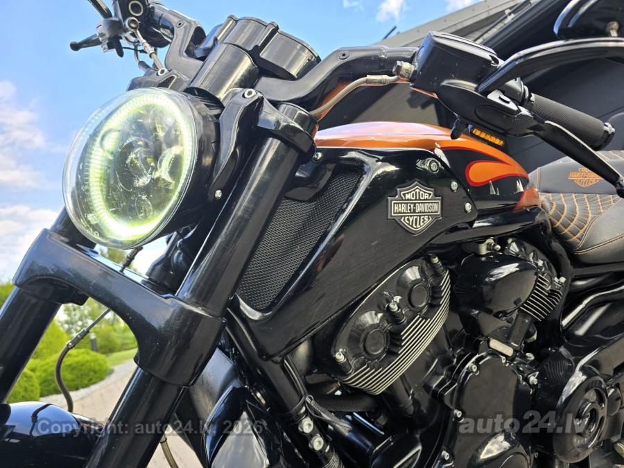 Black Harley-Davidson V-Rod 2014 in Tartu, with an engine capacity of 1.25 L and mileage of 11 thousand km for 17500 €, photo 12 on AUTOMOTO.COM.LV