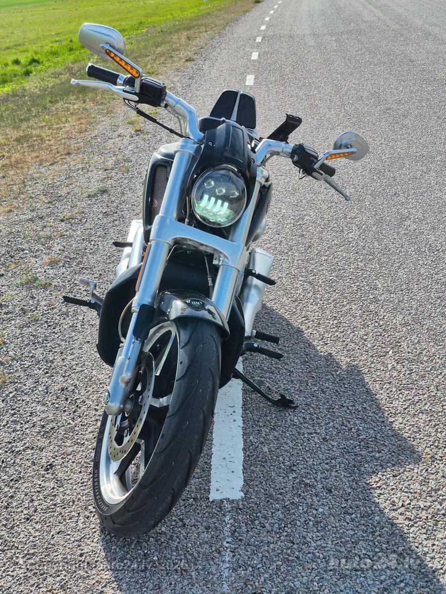 Black Harley-Davidson V-Rod 2015 in Tartu, with an engine capacity of 1.25 L and mileage of 27 thousand km for 14500 €, photo 1 on AUTOMOTO.COM.LV
