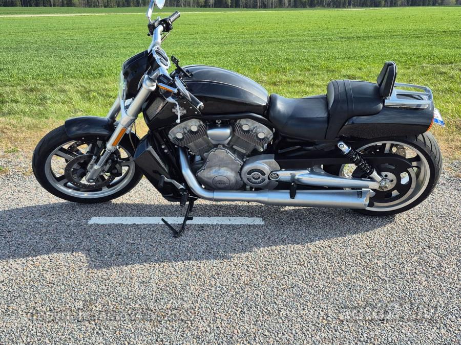 Black Harley-Davidson V-Rod 2015 in Tartu, with an engine capacity of 1.25 L and mileage of 27 thousand km for 14500 €, photo 5 on AUTOMOTO.COM.LV