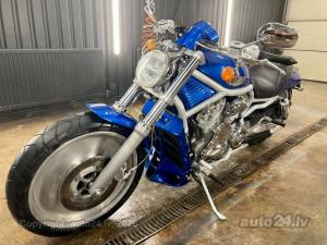 Zils Harley-Davidson V-Rod 2003 Tallina, ar dzinēja tilpumu 1.13 L un nobraukumu 24 tūkst. km par 6500 €, foto  vietnē AUTOMOTO.COM.LV