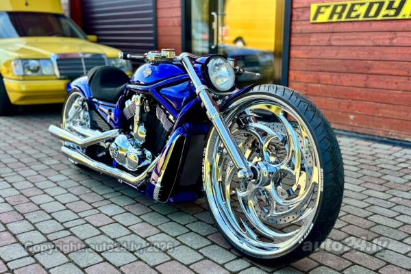 Zils Harley-Davidson V-Rod 2004 Tallina, ar dzinēja tilpumu 1.13 L un nobraukumu 2 tūkst. km par 33000 €, foto 3 vietnē AUTOMOTO.COM.LV