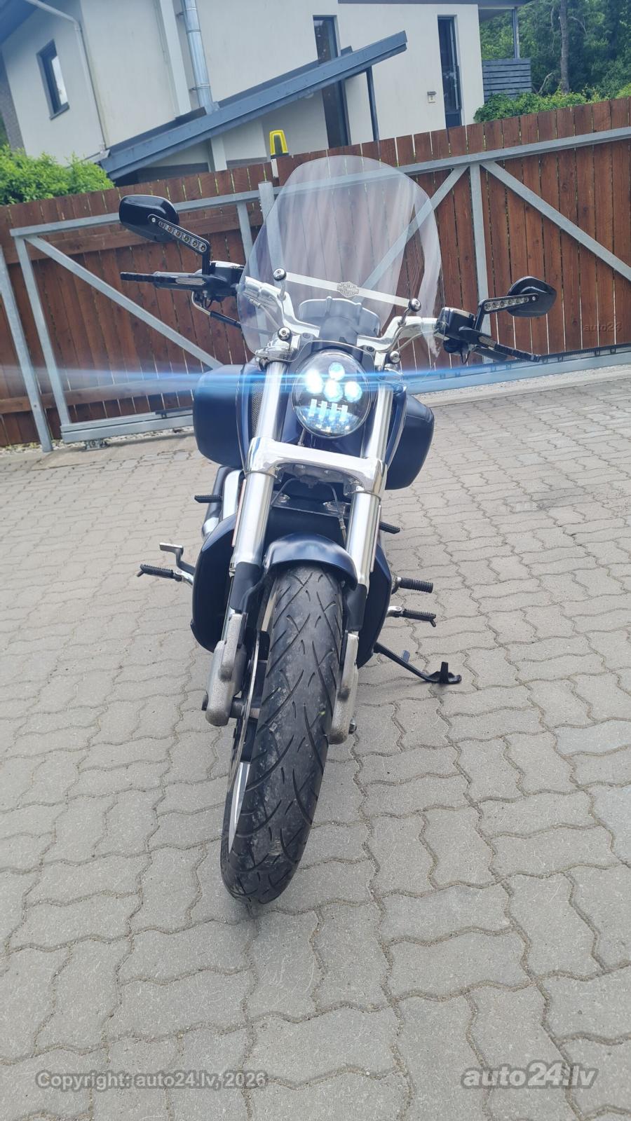 Blue Harley-Davidson V-Rod 2009 in Tallinn, with an engine capacity of 1.25 L and mileage of 16 thousand km for 18000 €, photo 3 on AUTOMOTO.COM.LV