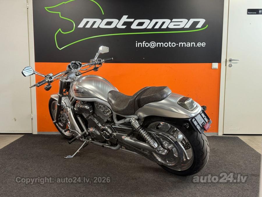 Grey Harley-Davidson V-Rod 2002 in Tartu, with an engine capacity of 1.13 L and mileage of 39 thousand km for 6290 €, photo 9 on AUTOMOTO.COM.LV