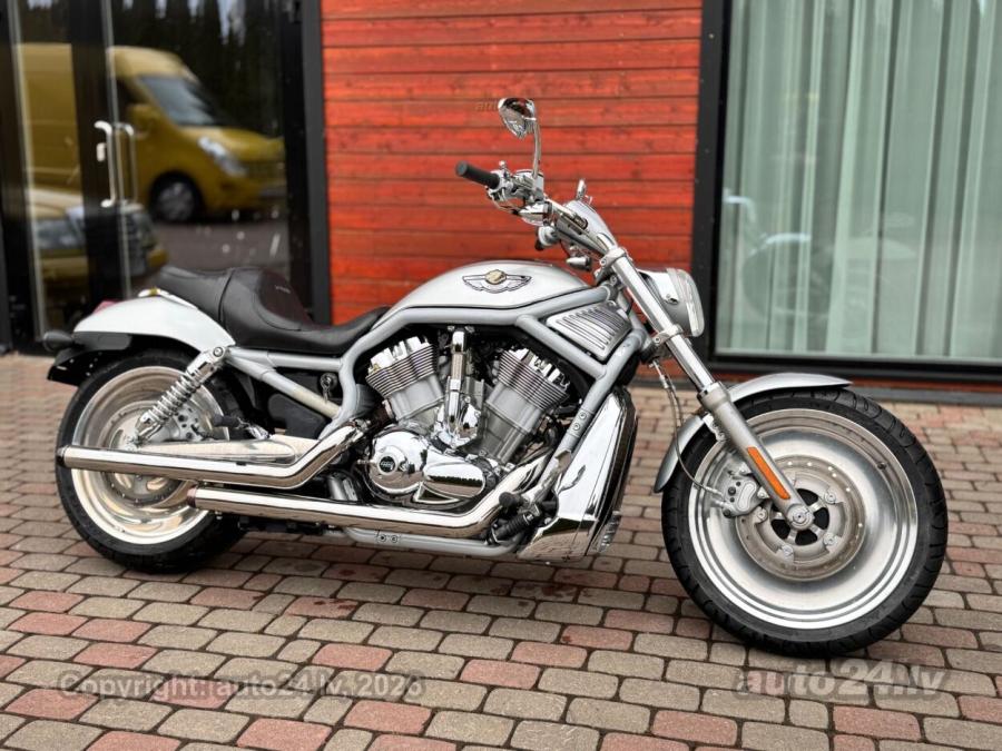Grey Harley-Davidson V-Rod 2003 in Tallinn, with an engine capacity of 1.13 L and mileage of 20 thousand km for 7300 €, photo 6 on AUTOMOTO.COM.LV