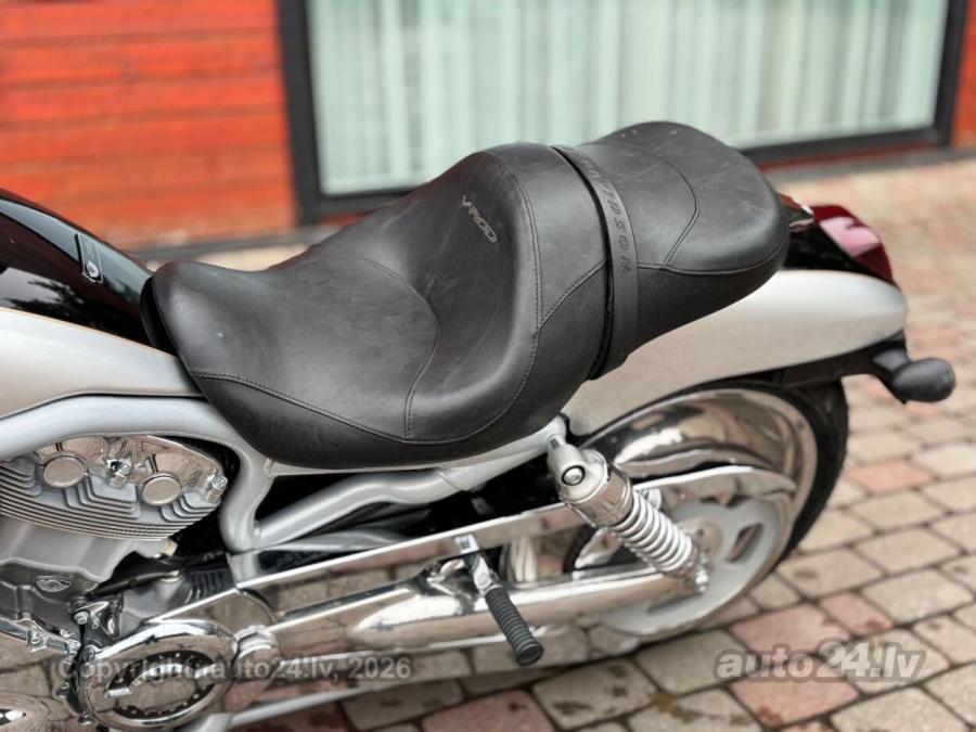 Grey Harley-Davidson V-Rod 2003 in Tallinn, with an engine capacity of 1.13 L and mileage of 20 thousand km for 7300 €, photo 24 on AUTOMOTO.COM.LV
