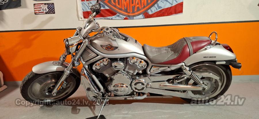 Pelēks Harley-Davidson V-Rod 2003 Tallina, ar dzinēja tilpumu 1.13 L un nobraukumu 32 tūkst. km par 5450 €, foto 3 vietnē AUTOMOTO.COM.LV