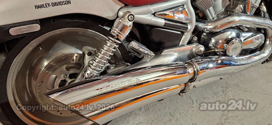Pelēks Harley-Davidson V-Rod 2003 Tallina, ar dzinēja tilpumu 1.13 L un nobraukumu 32 tūkst. km par 5450 €, foto 4 vietnē AUTOMOTO.COM.LV