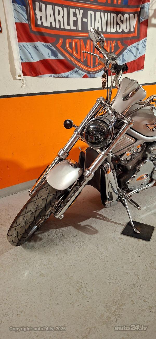 Grey Harley-Davidson V-Rod 2003 in Tallinn, with an engine capacity of 1.13 L and mileage of 32 thousand km for 5450 €, photo 5 on AUTOMOTO.COM.LV