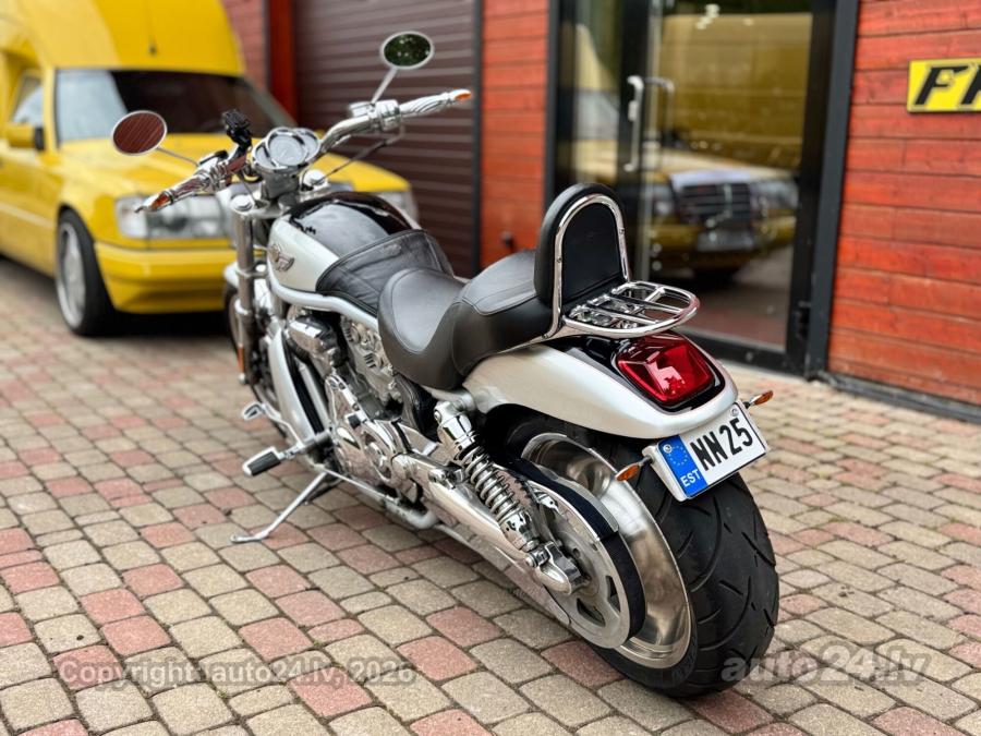 Grey Harley-Davidson V-Rod 2003 in Tallinn, with an engine capacity of 1.13 L and mileage of 21 thousand km for 5500 €, photo 14 on AUTOMOTO.COM.LV