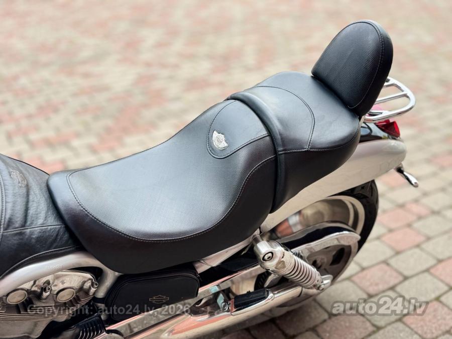 Grey Harley-Davidson V-Rod 2003 in Tallinn, with an engine capacity of 1.13 L and mileage of 21 thousand km for 5500 €, photo 24 on AUTOMOTO.COM.LV