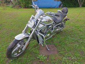 Pelēks Harley-Davidson V-Rod 2003 Tartu, ar dzinēja tilpumu 1.13 L un nobraukumu 29 tūkst. km par 6300 €, foto 3 vietnē AUTOMOTO.COM.LV