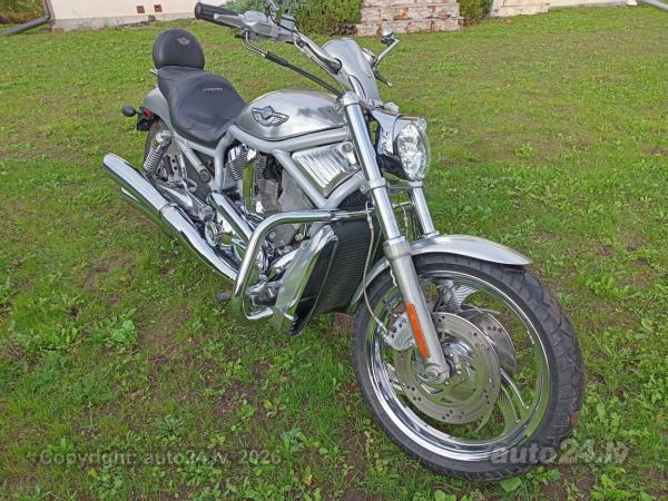 Pelēks Harley-Davidson V-Rod 2003 Tartu, ar dzinēja tilpumu 1.13 L un nobraukumu 29 tūkst. km par 6300 €, foto 4 vietnē AUTOMOTO.COM.LV