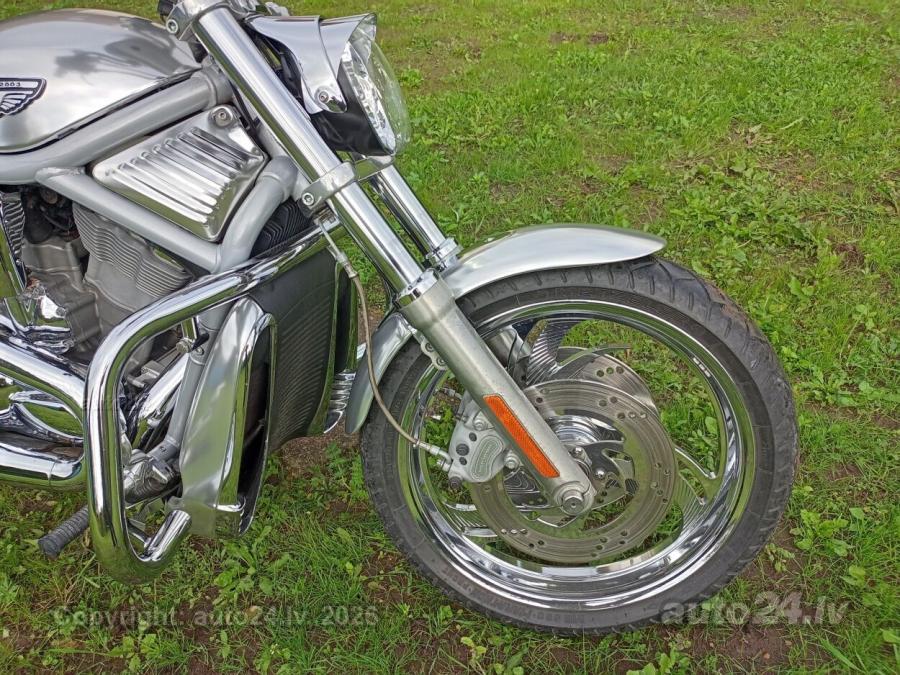 Pelēks Harley-Davidson V-Rod 2003 Tartu, ar dzinēja tilpumu 1.13 L un nobraukumu 29 tūkst. km par 6300 €, foto 6 vietnē AUTOMOTO.COM.LV