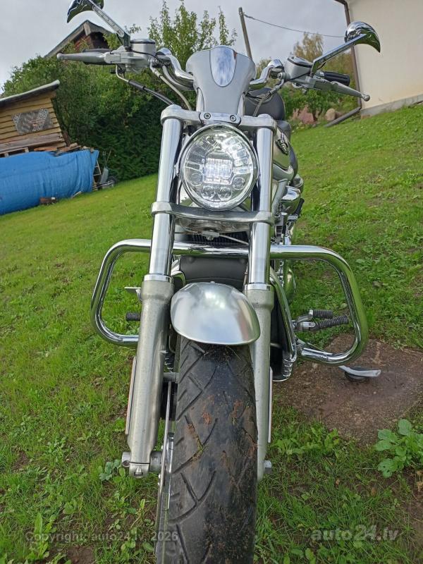 Pelēks Harley-Davidson V-Rod 2003 Tartu, ar dzinēja tilpumu 1.13 L un nobraukumu 29 tūkst. km par 6300 €, foto 10 vietnē AUTOMOTO.COM.LV