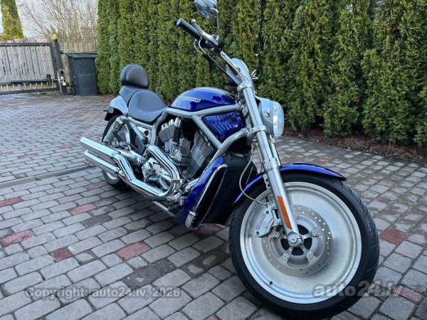 Grey Harley-Davidson V-Rod 2006 in Tallinn, with an engine capacity of 1.13 L and mileage of 27 thousand km for 8000 €, photo 1 on AUTOMOTO.COM.LV