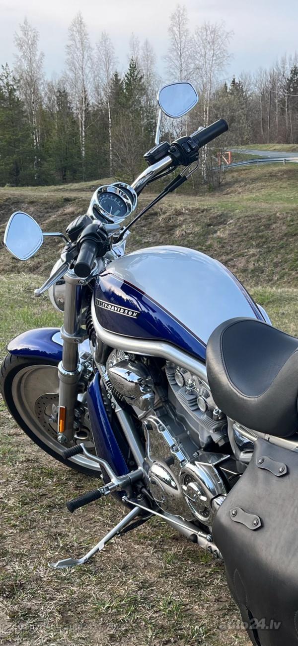 Grey Harley-Davidson V-Rod 2006 in Tallinn, with an engine capacity of 1.13 L and mileage of 27 thousand km for 8000 €, photo 11 on AUTOMOTO.COM.LV