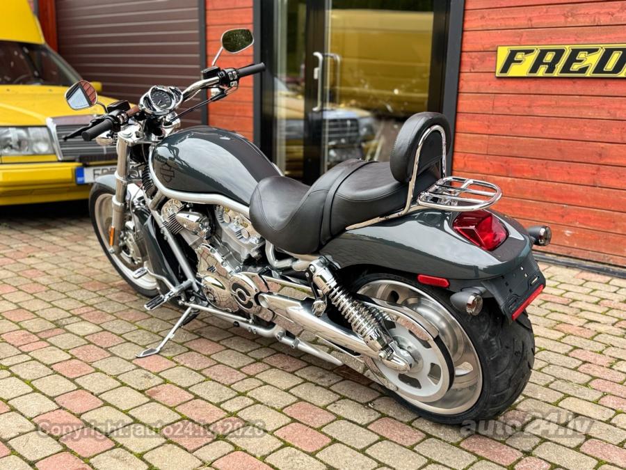 Grey Harley-Davidson V-Rod 2007 in Tallinn, with an engine capacity of 1.13 L and mileage of 19 thousand km for 8800 €, photo 18 on AUTOMOTO.COM.LV