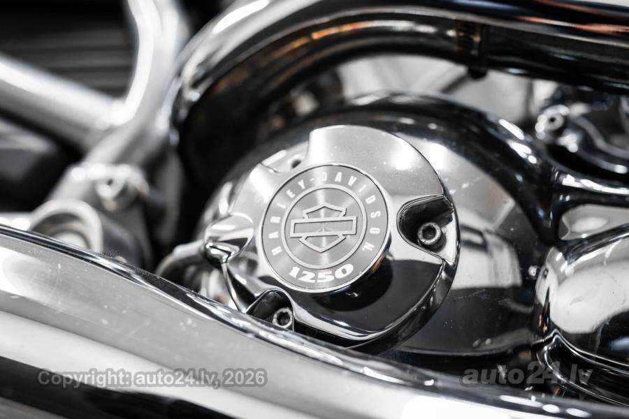 Grey Harley-Davidson V-Rod 2008 in Tallinn, with an engine capacity of 1.25 L and mileage of 39 thousand km for 7300 €, photo 15 on AUTOMOTO.COM.LV