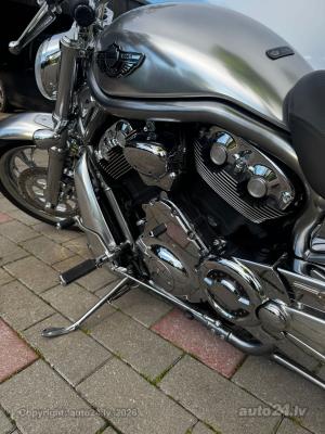 Harley-Davidson V-Rod 2003 in Tallinn, with an engine capacity of 1.13 L and mileage of 3 thousand km for 14900 €, photo 4 on AUTOMOTO.COM.LV