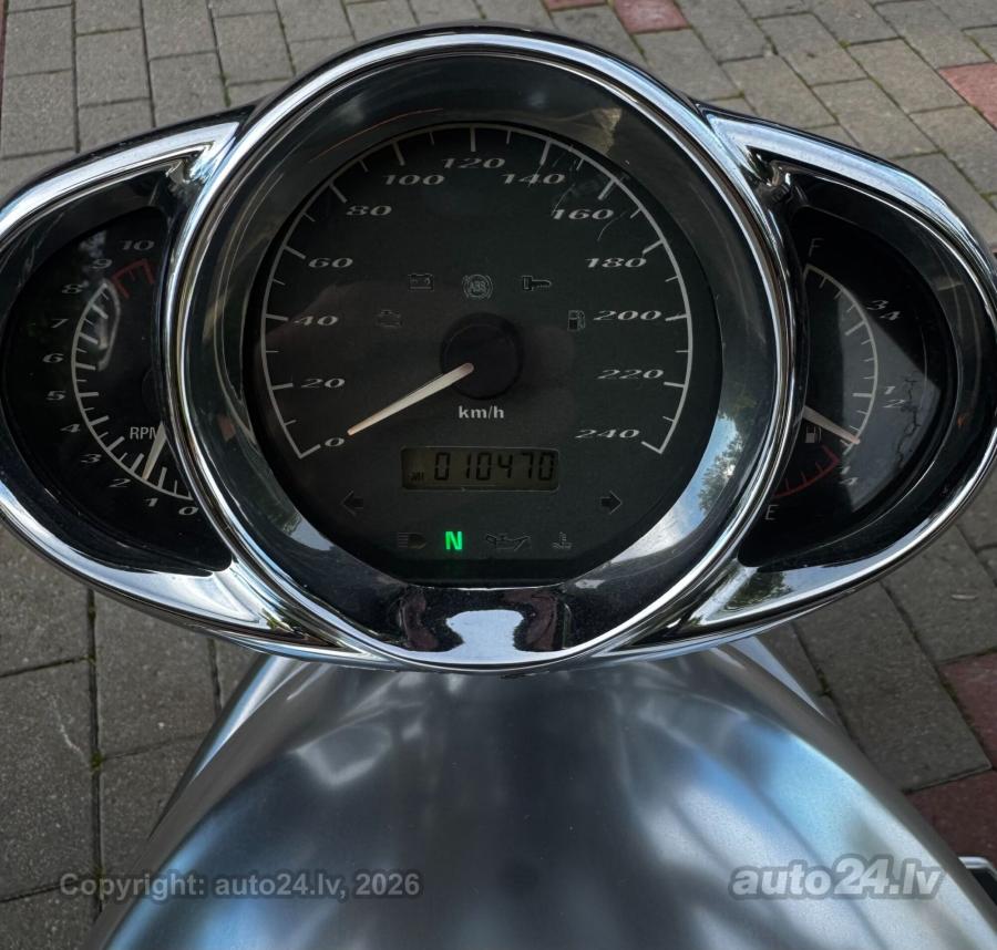 Harley-Davidson V-Rod 2003 in Tallinn, with an engine capacity of 1.13 L and mileage of 3 thousand km for 14900 €, photo 10 on AUTOMOTO.COM.LV