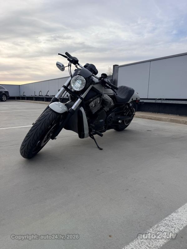 Harley-Davidson V-Rod 2004 Tallina, ar dzinēja tilpumu 1.13 L un nobraukumu 21 tūkst. km par 7500 €, foto 3 vietnē AUTOMOTO.COM.LV