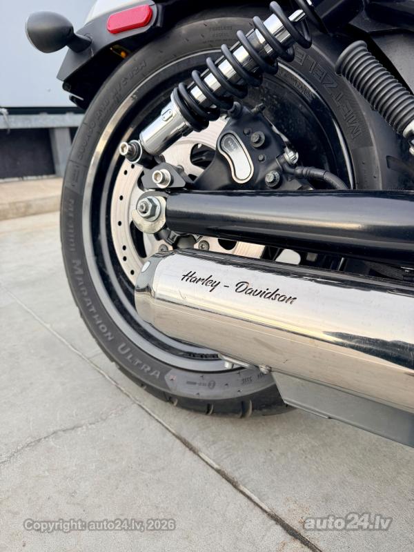 Harley-Davidson V-Rod 2004 Tallina, ar dzinēja tilpumu 1.13 L un nobraukumu 21 tūkst. km par 7500 €, foto 5 vietnē AUTOMOTO.COM.LV