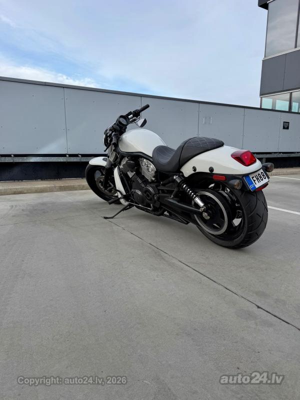 Harley-Davidson V-Rod 2004 Tallina, ar dzinēja tilpumu 1.13 L un nobraukumu 21 tūkst. km par 7500 €, foto 8 vietnē AUTOMOTO.COM.LV