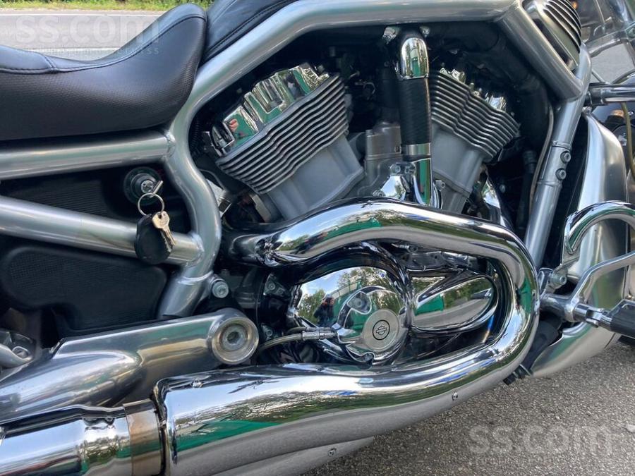 Harley-Davidson V-Rod 2006 Kuldīga, ar dzinēja tilpumu 1.13 L un nobraukumu 0 tūkst. km par 8000 €, foto 2 vietnē AUTOMOTO.COM.LV