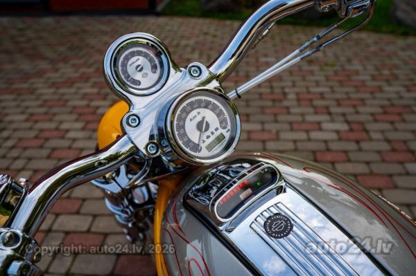 Harley-Davidson V-Rod 2006 in Tallinn, with an engine capacity of 1.25 L and mileage of 8 thousand km for 27000 €, photo 5 on AUTOMOTO.COM.LV