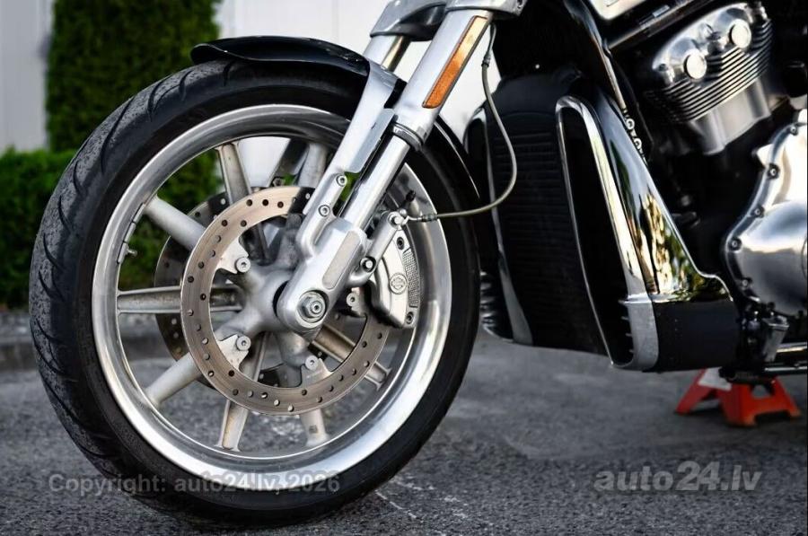 Harley-Davidson V-Rod 2006 in Tallinn, with an engine capacity of 1.13 L and mileage of 14 thousand km for 7500 €, photo 15 on AUTOMOTO.COM.LV