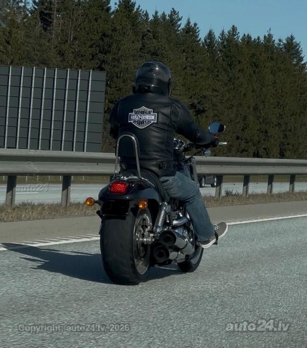 Harley-Davidson V-Rod 2008 Tallina, ar dzinēja tilpumu 1.25 L un nobraukumu 39 tūkst. km par 9700 €, foto 3 vietnē AUTOMOTO.COM.LV