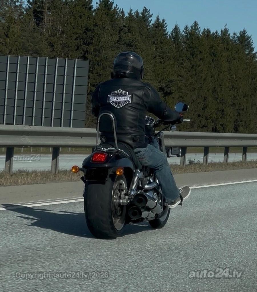 Harley-Davidson V-Rod 2008 Tallina, ar dzinēja tilpumu 1.25 L un nobraukumu 39 tūkst. km par 9700 €, foto 3 vietnē AUTOMOTO.COM.LV