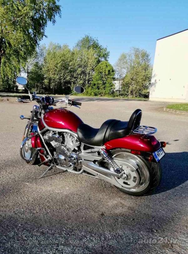 Red Harley-Davidson V-Rod 2004 in Johvi, with an engine capacity of 1.20 L and mileage of 7 thousand km for 8300 €, photo 3 on AUTOMOTO.COM.LV
