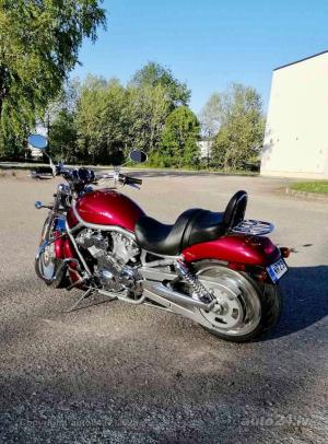 Красный Харли-Девидсон V-Rod 2004 в Йыхви, объемом двигателя 1.20 л и пробегом 7 тыс. км за 8300 €, фото 4 на AUTOMOTO.COM.LV