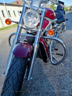 Красный Харли-Девидсон V-Rod 2004 в Йыхви, объемом двигателя 1.20 л и пробегом 7 тыс. км за 8300 €, фото 9 на AUTOMOTO.COM.LV