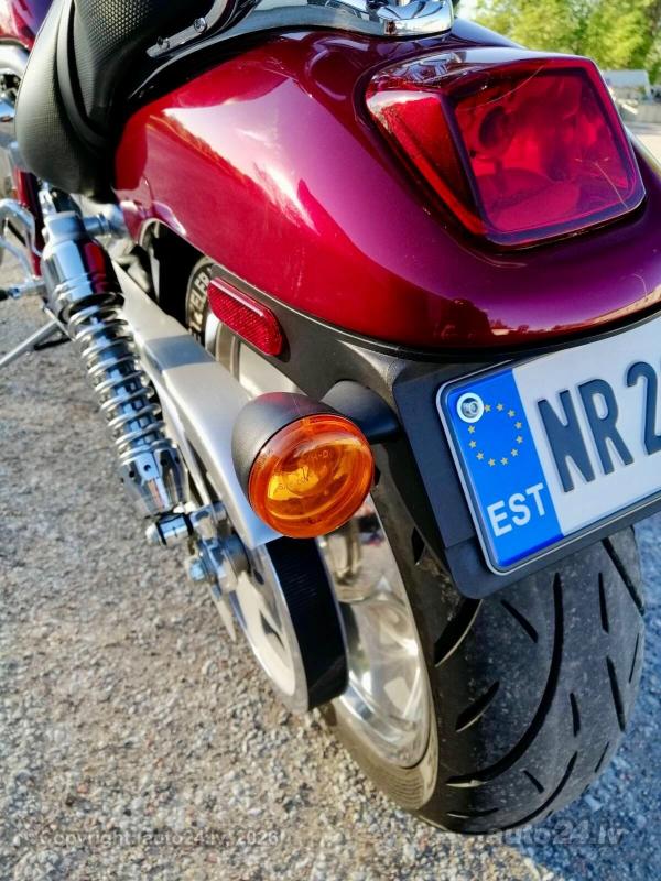 Red Harley-Davidson V-Rod 2004 in Johvi, with an engine capacity of 1.20 L and mileage of 7 thousand km for 8300 €, photo 9 on AUTOMOTO.COM.LV