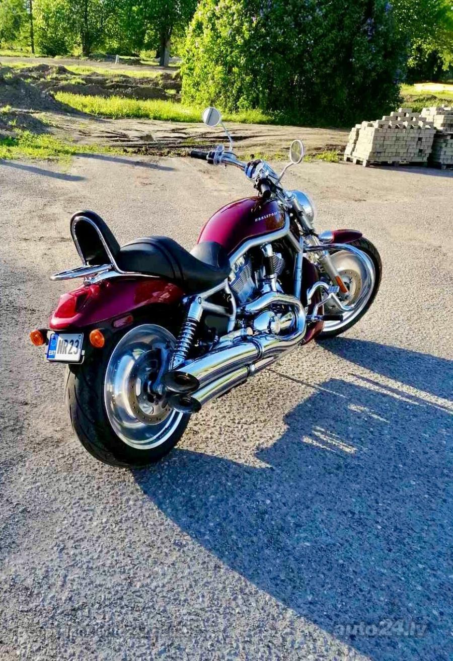 Красный Харли-Девидсон V-Rod 2004 в Таллин, объемом двигателя 1.20 л и пробегом 7 тыс. км за 8300 €, фото 4 на AUTOMOTO.COM.LV