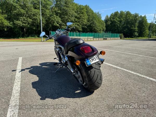 Sarkans Harley-Davidson V-Rod 2007 Tallina, ar dzinēja tilpumu 1.13 L un nobraukumu 12 tūkst. km par 9500 €, foto 5 vietnē AUTOMOTO.COM.LV