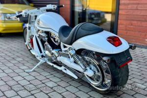 White Harley-Davidson V-Rod 2009 in Tallinn, with an engine capacity of 1.25 L and mileage of 3 thousand km for 19900 €, photo 12 on AUTOMOTO.COM.LV