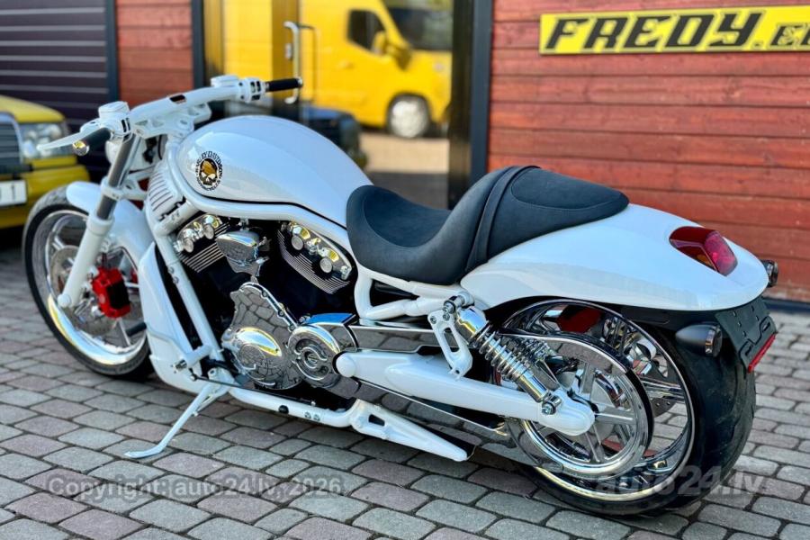 White Harley-Davidson V-Rod 2009 in Tallinn, with an engine capacity of 1.25 L and mileage of 3 thousand km for 19900 €, photo 13 on AUTOMOTO.COM.LV
