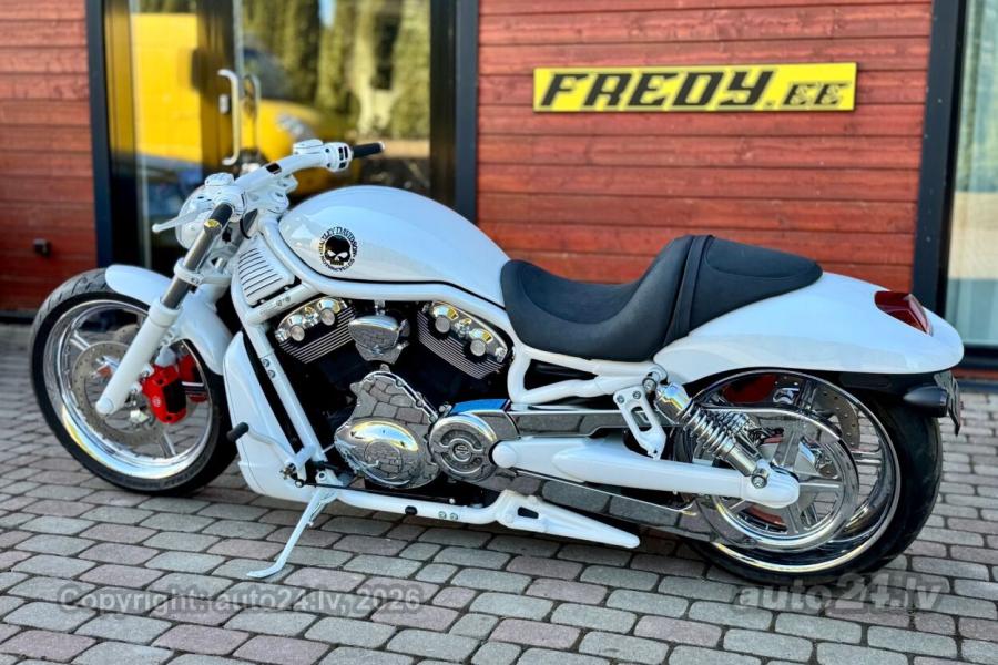 White Harley-Davidson V-Rod 2009 in Tallinn, with an engine capacity of 1.25 L and mileage of 3 thousand km for 19900 €, photo 14 on AUTOMOTO.COM.LV